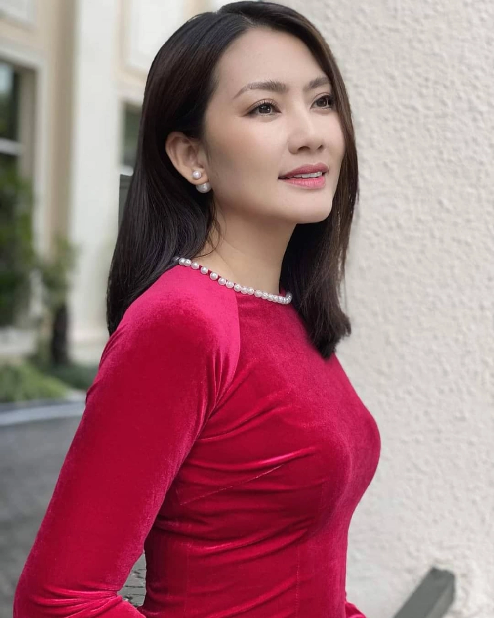 Bộ ảnh diễn viên Ngọc Lan khoe nhan sắc rạng rỡ đầy cuốn hút