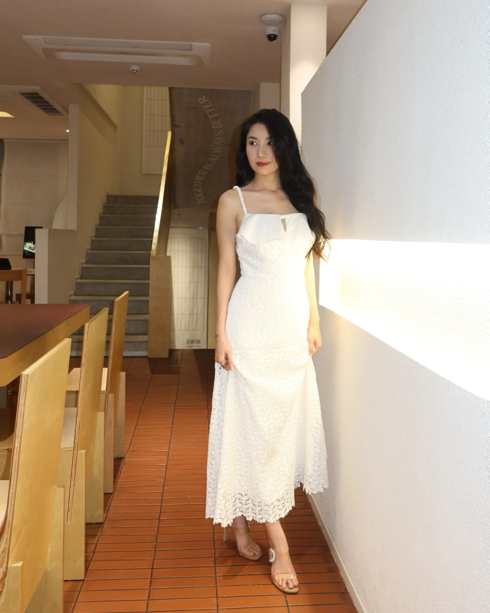 Diễn viên Minh Khuê đẹp ngọt ngào trong bộ ảnh mới