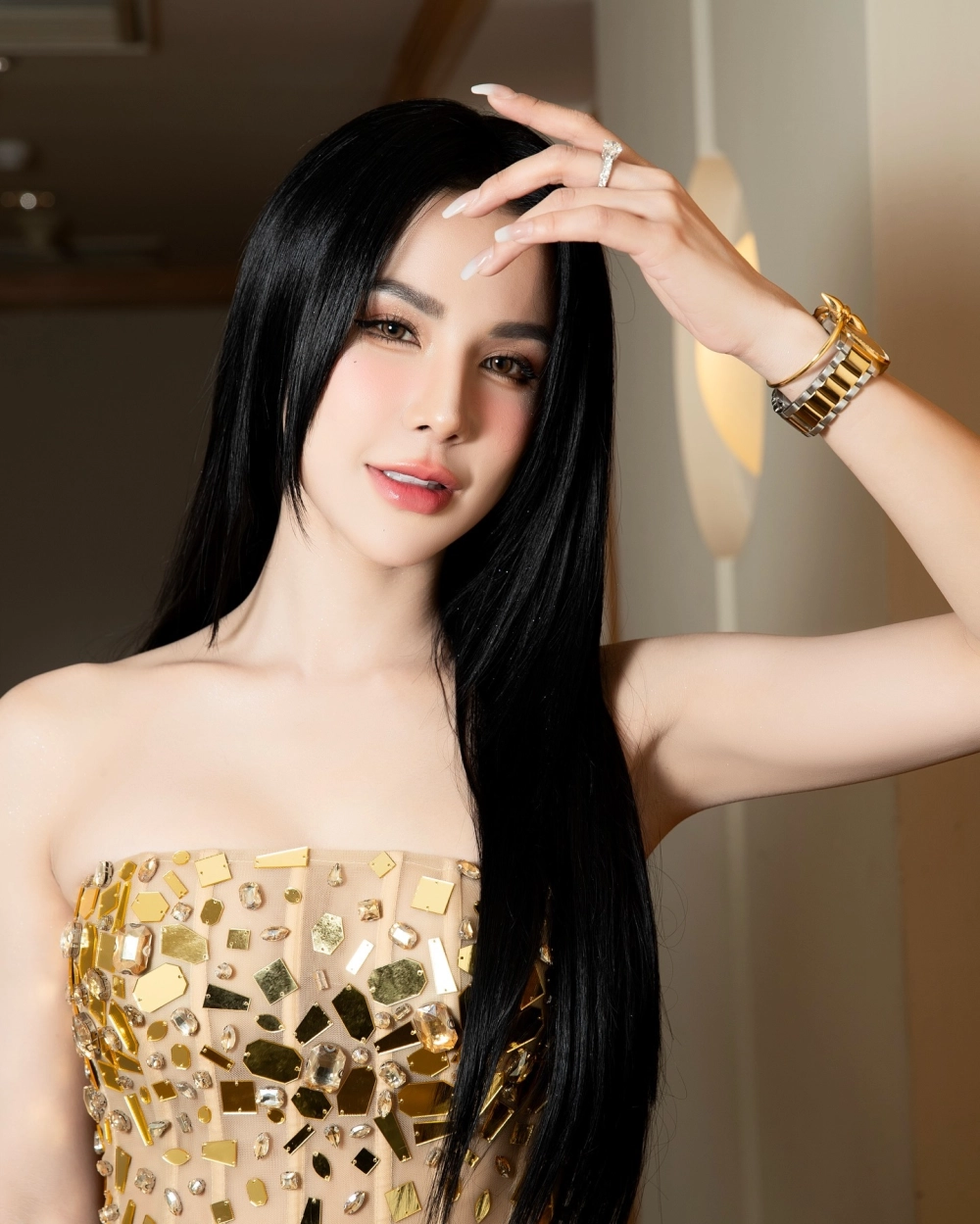 Diệp Lâm Anh tỏa sáng với bộ ảnh thời trang đầy ấn tượng