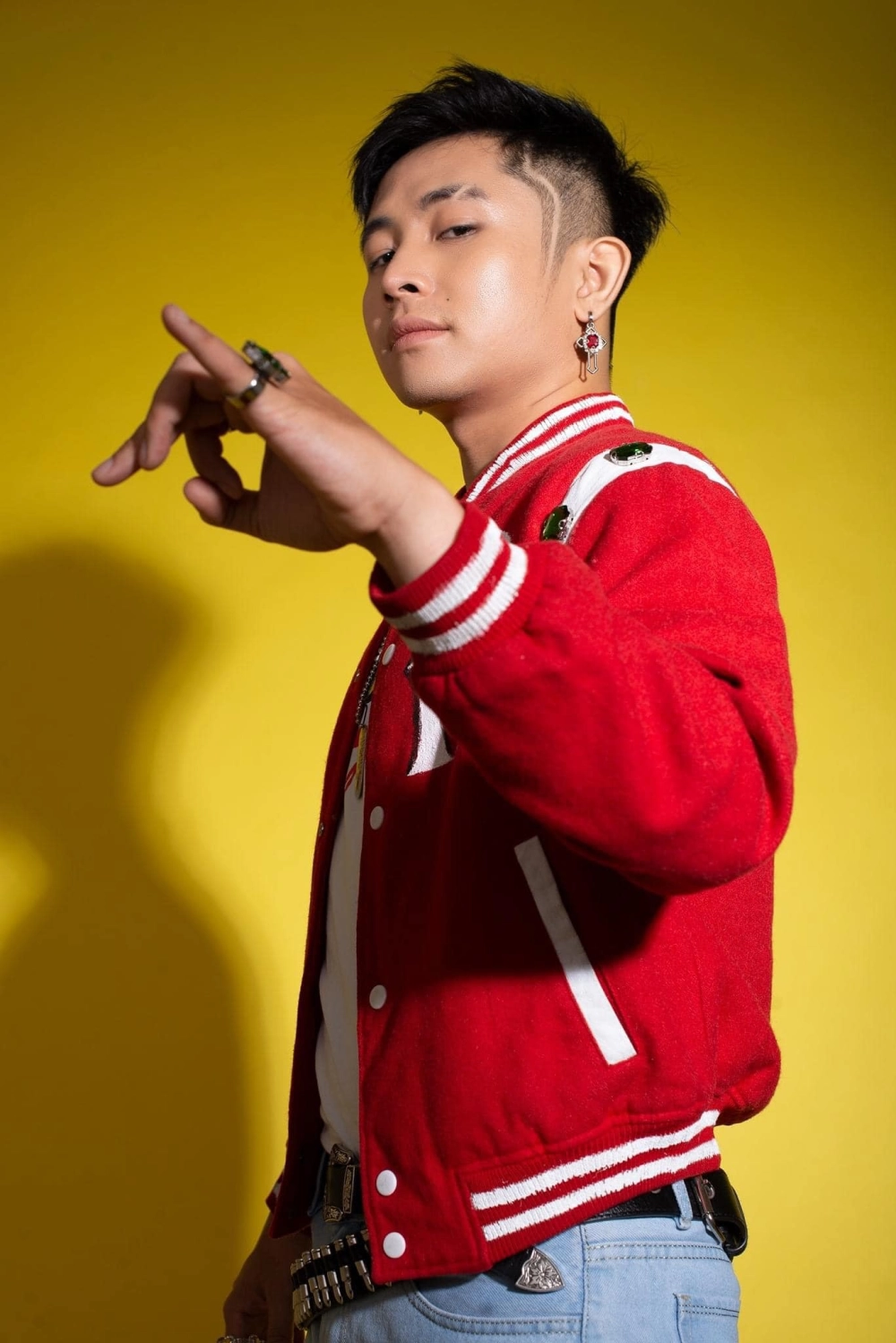 Bộ ảnh ricky star ấn tượng với phong cách năng động và cá tính